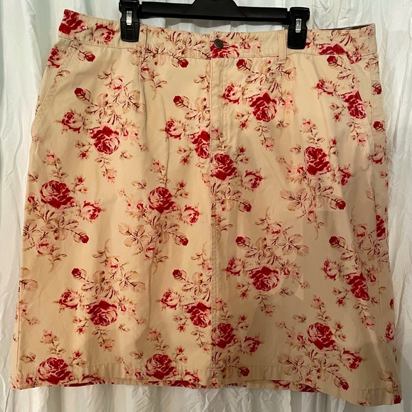 Izod Woman | Skirts | Izod Woman Beige And Red Floral Mini Skirt | Poshmark